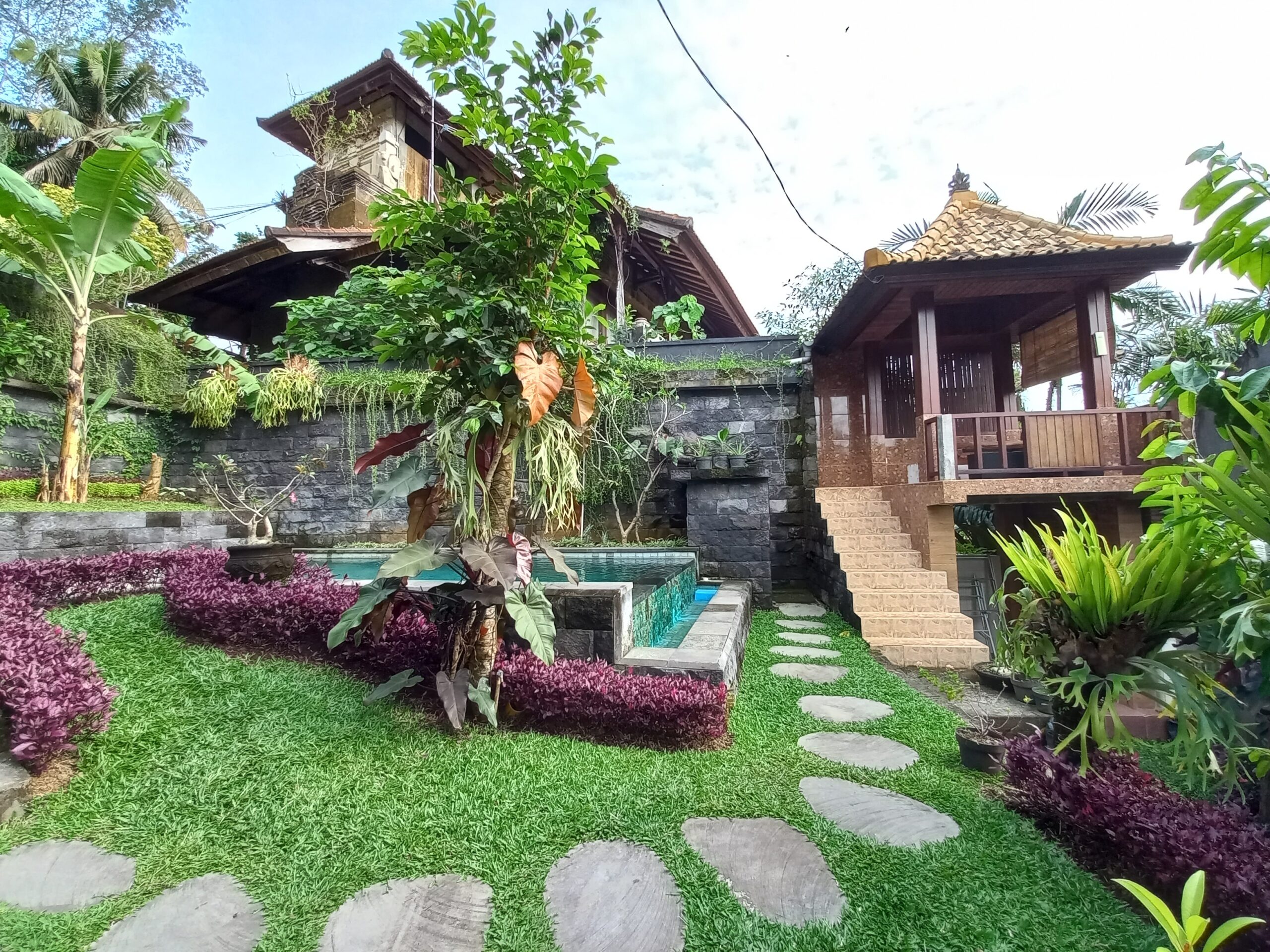 The Golden Bridge Villa, Ubud - Sewa Homestay Villa Murah di Bali ...
